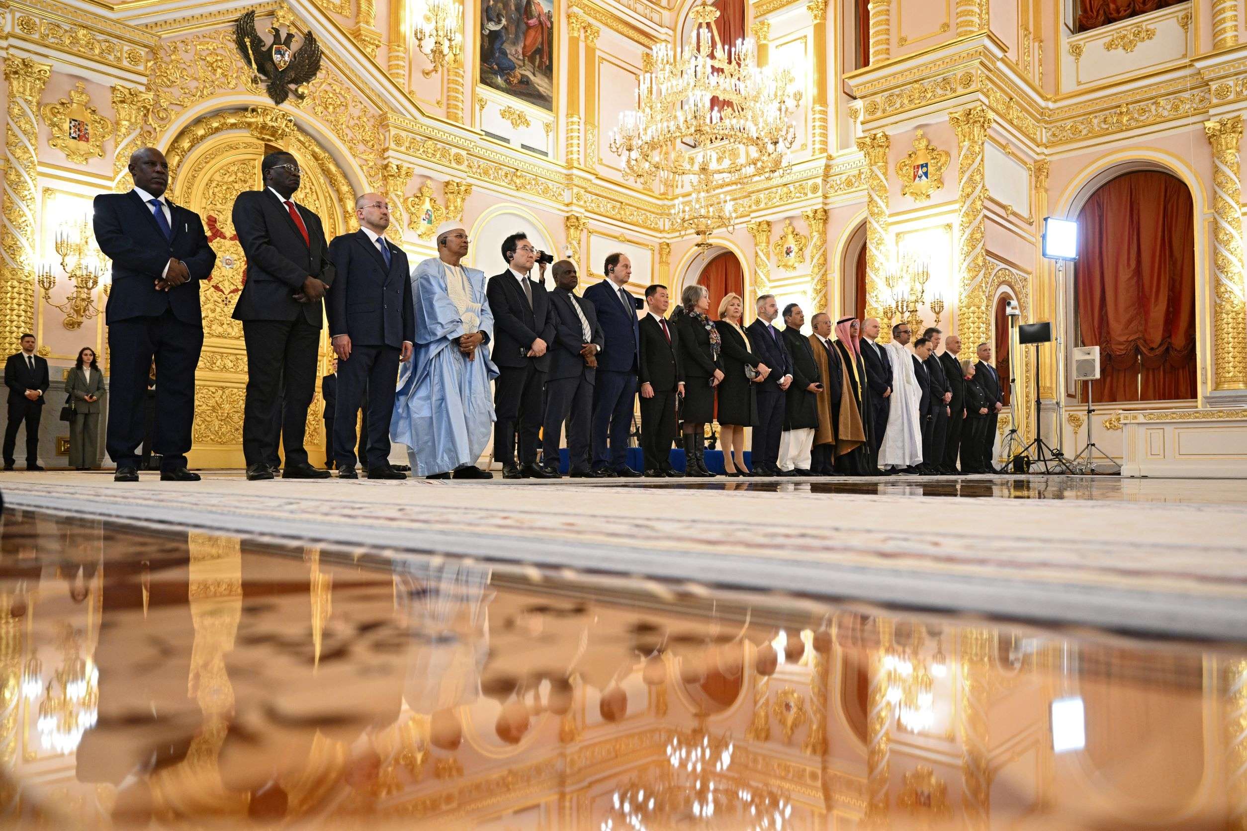 H.E. Mr. Thomas Reisen, Ambassador of Luxembourg, presented his ...